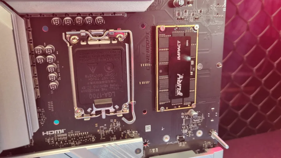 Kingston CAMM2 RAM DDR5 is Coming to Desktop: Installed with 4 Screws ...